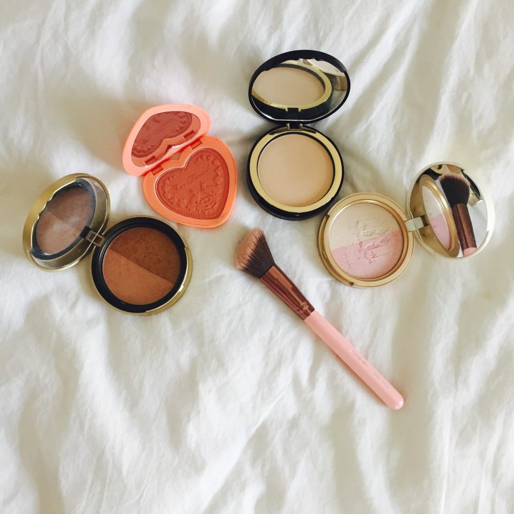 Best Travel Makeup and Tips - Helene in Between