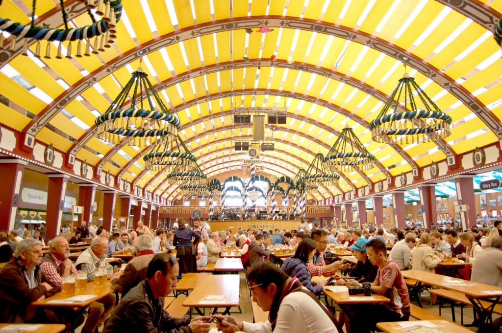 The Ultimate Guide To Oktoberfest - Helene in Between