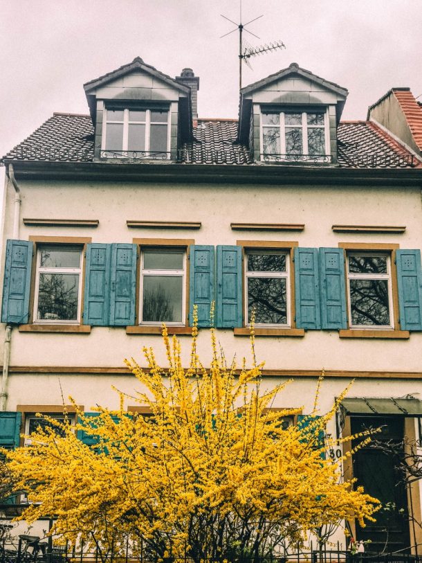 8 Things I Wish I Knew Before Moving To A Foreign Country - Helene in ...