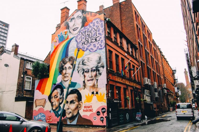 Feel Like a Queen in Manchester - City Guide - Helene in Between