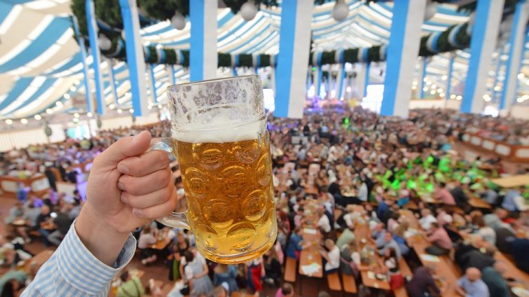 The Best Fall Festivals in Germany - Helene in Between