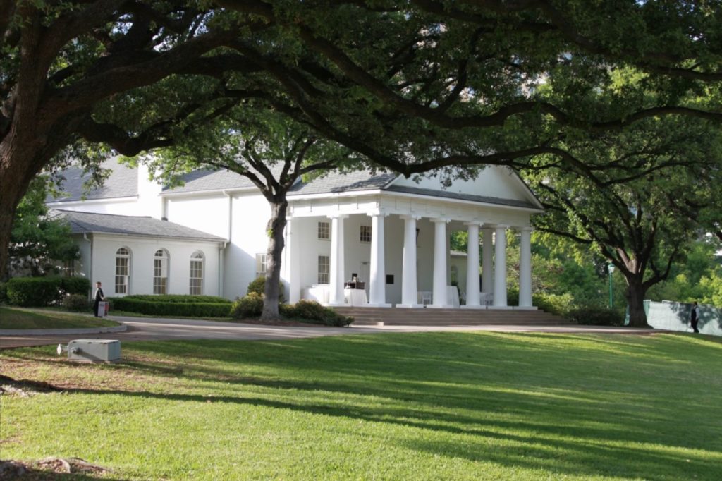 Most Instagrammabe Spots in Dallas for Pictures - Helene in Between