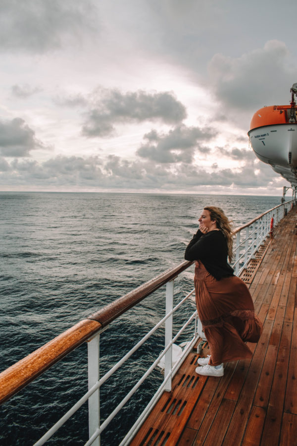 Transatlantic Crossing on Cunard's Queen Mary 2 - Helene in Between