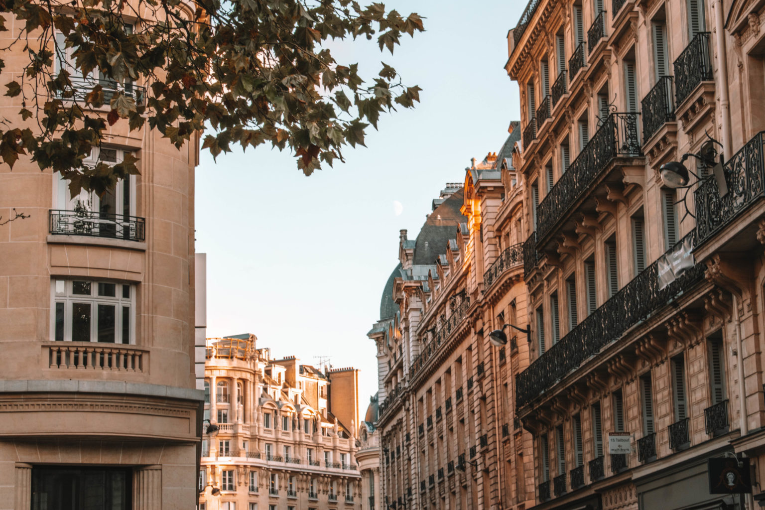 Perfect One Week London and Paris Itinerary - Helene in Between