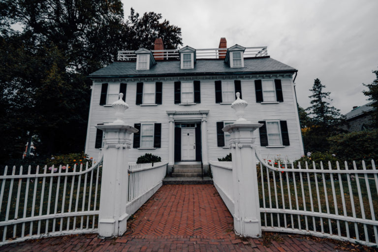 Hocus Pocus Filming Locations in Salem - Helene in Between