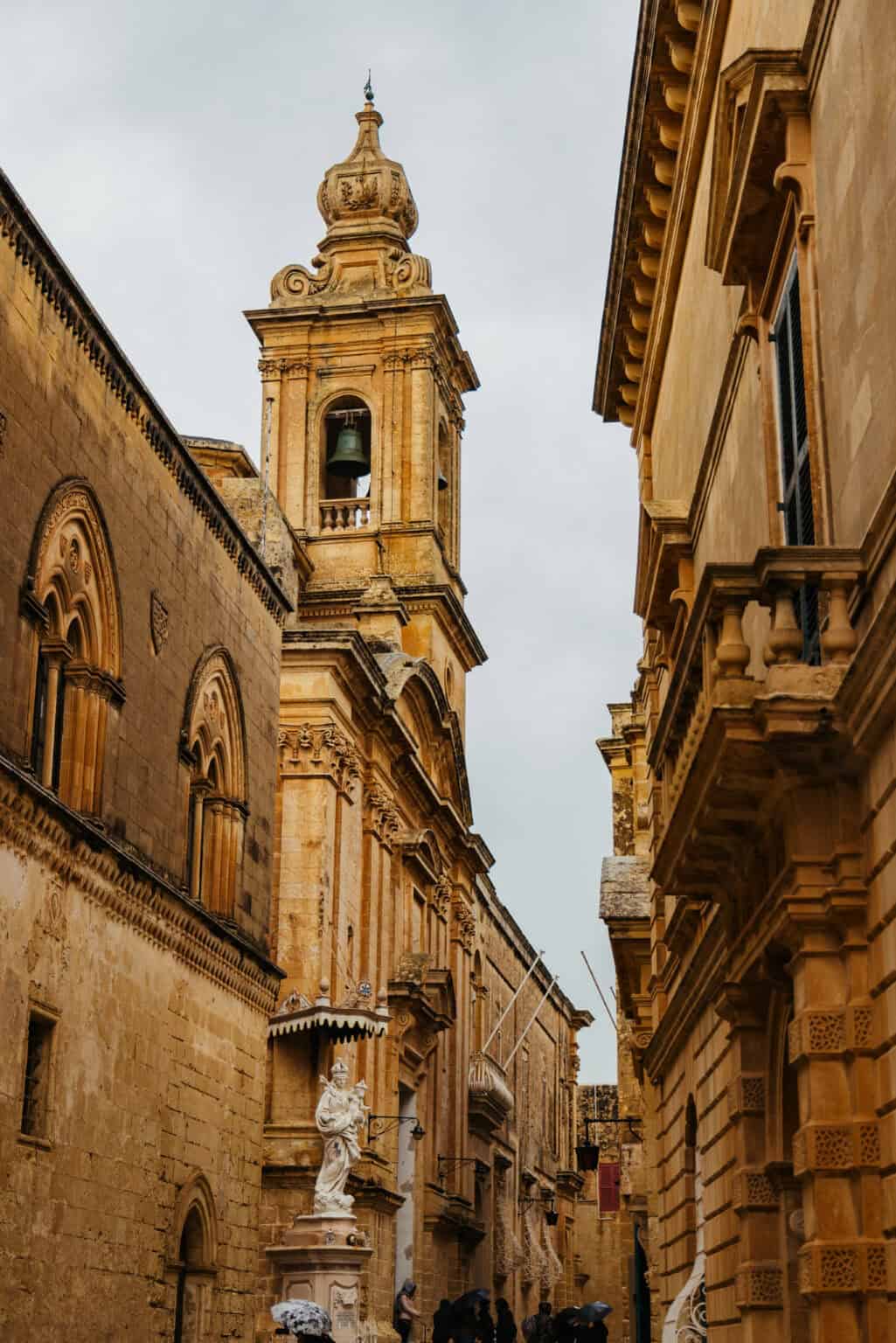 Guide to Malta - Helene in Between