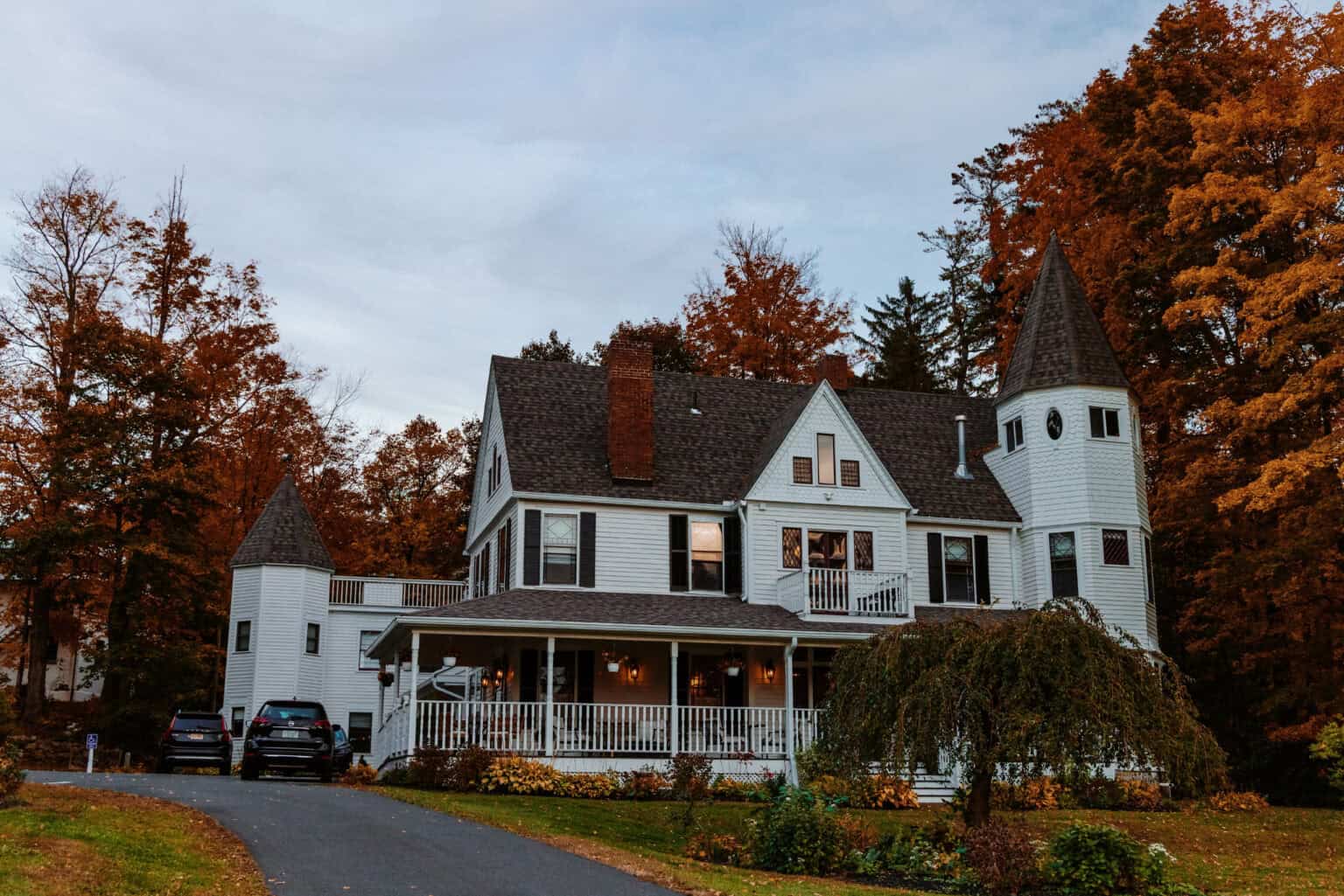 Best Places in Massachusetts for Fall Foliage - Helene in Between